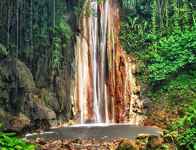 RELAXATION AT DIAMOND FALLS - Caribbean Diving